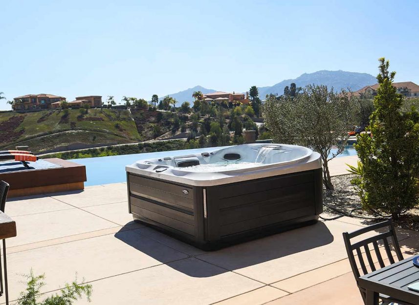 Spa Jacuzzi 6 places J-485 | Jacuzzi®