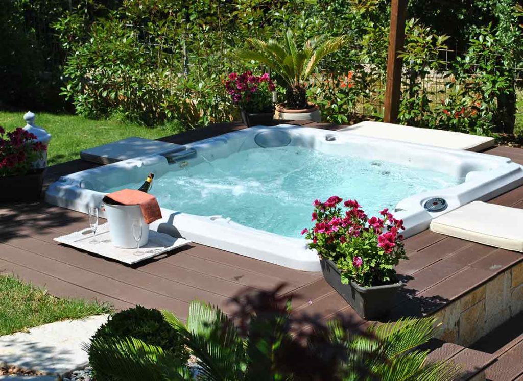 Spa Jacuzzi 5 places J-235 | Jacuzzi®