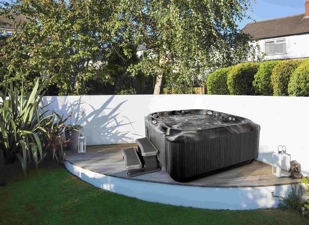 Jacuzzi J-335 : Spa 4 personnes avec une allonge | Jacuzzi®