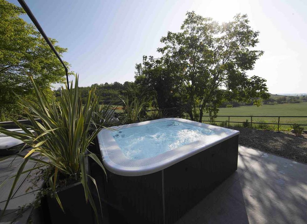Spa à débordement 6 places Virtus Pro | Jacuzzi®